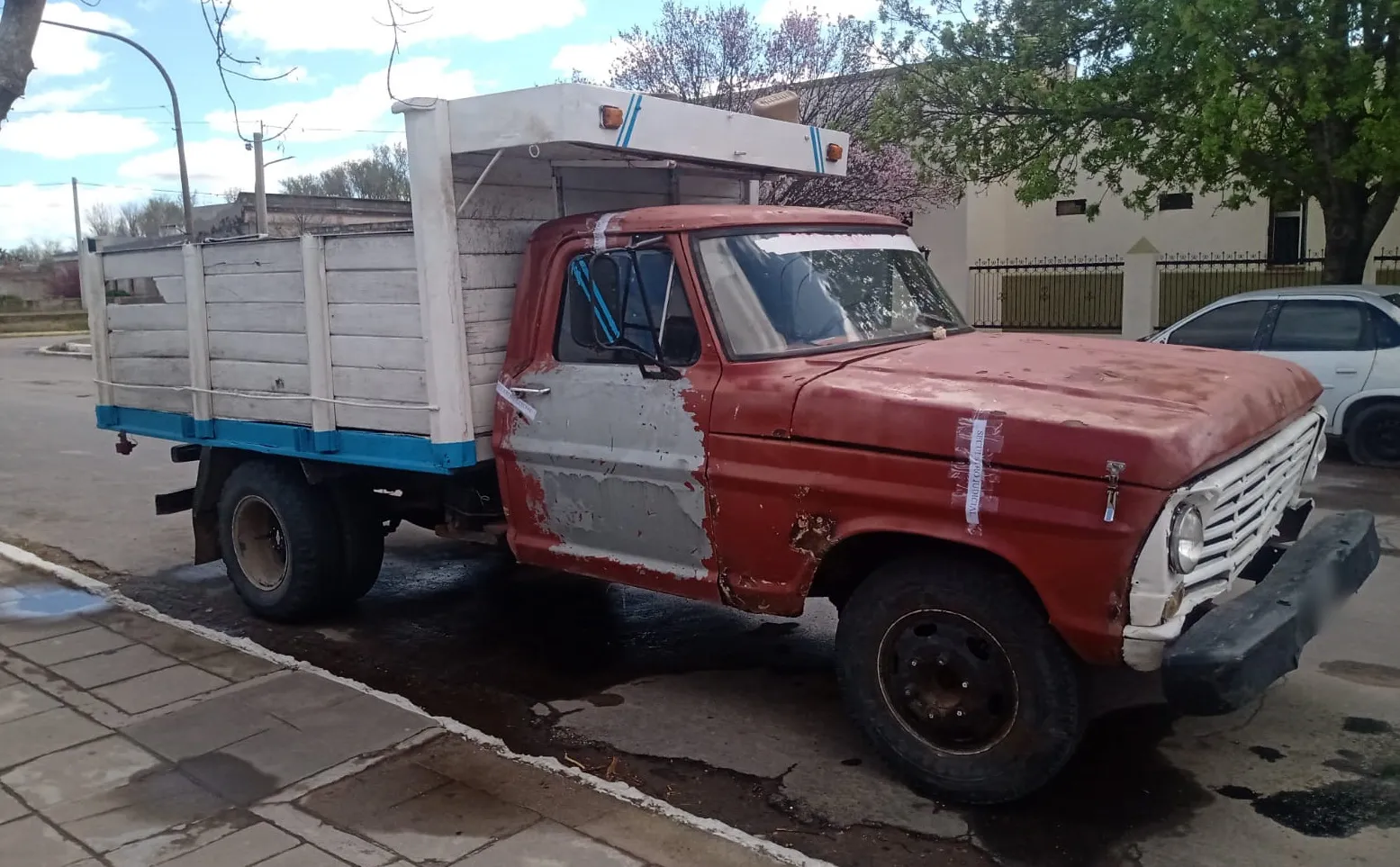 Tres imputados y un camión secuestrado en relación al robo de cubiertas ...